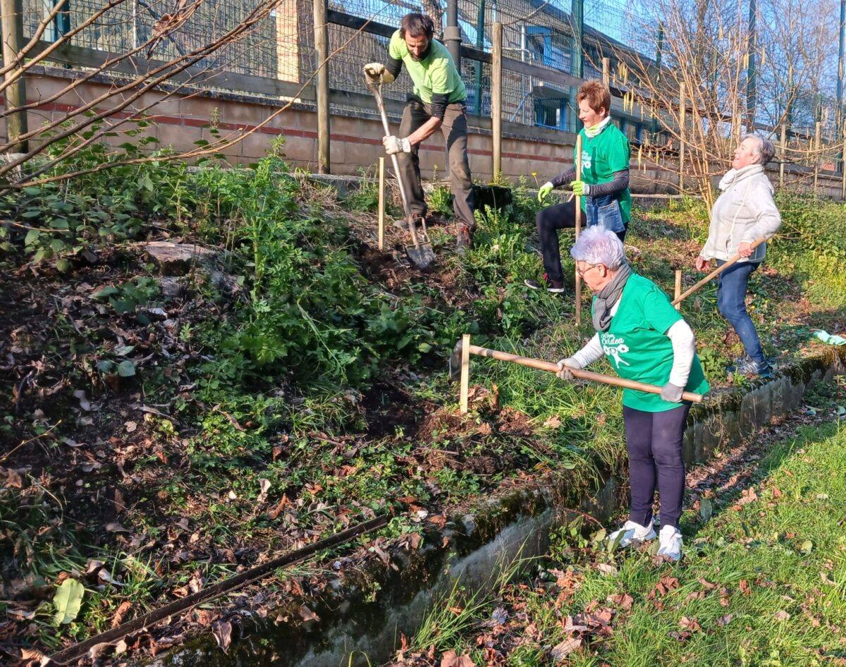Cómo hacer ejercicio en el jardín | El Correo